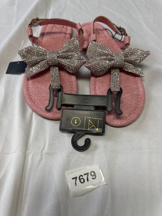 Material Girl | Shoes | Material Girl Size Girls Pink Thong Sandals ...